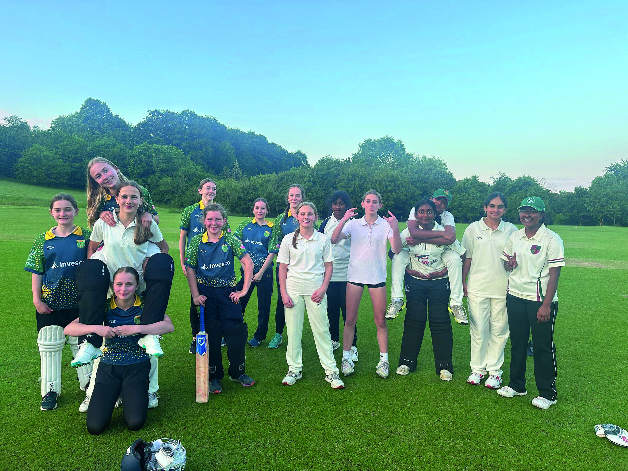Thames Fusion girls' cricket team • Round and About • Round & About ...
